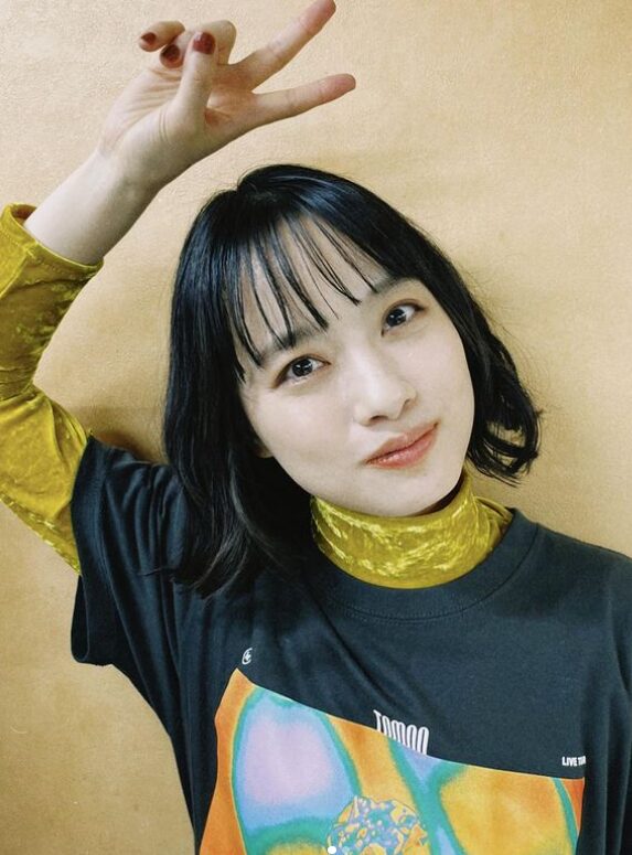 TOMOOの本名は重田友生？父親と母親の年齢や職業、兄弟についても！ - M-media