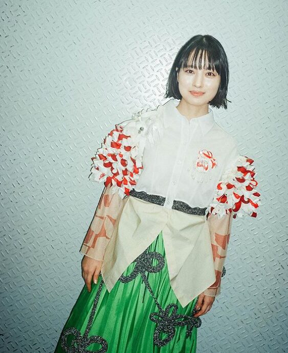 TOMOOの本名は重田友生？父親と母親の年齢や職業、兄弟についても！ - M-media